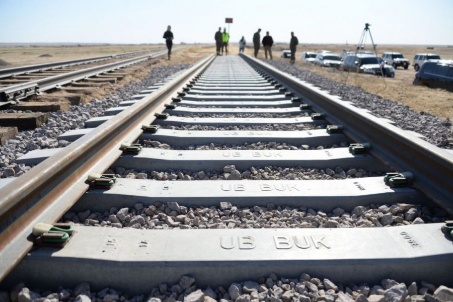 Зургаан улс төрч төмөр замын ажилд 60 гаруй тэрбумаар туслан