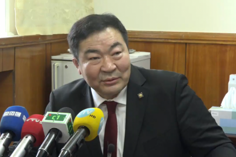 Ү Хүрэлбаатар Б Бат Эрдэнэ аваргын хоёр түрүүг хүчингүй болгоно гэдэг