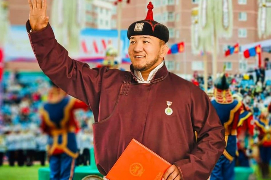 Монгол Улсын начин Ө Батзулд хоёр өрөө байрны түлхүүр гардууллаа