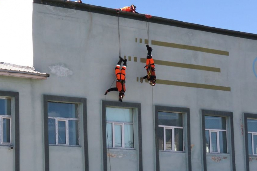 Гэр бүлийн маргааны улмаас амиа хорлохыг завджээ