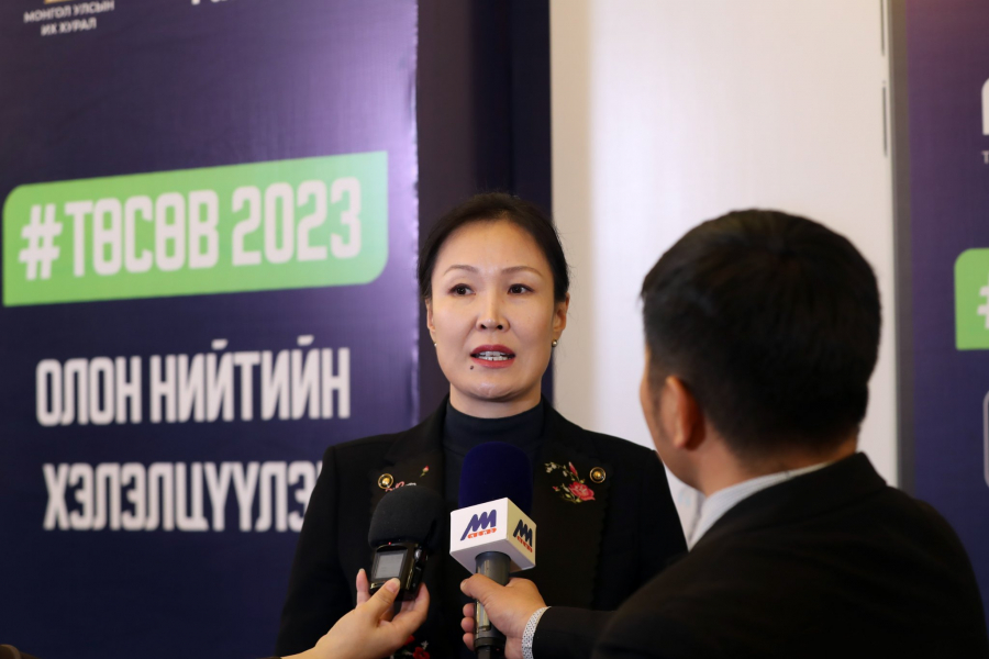 Төрийн албан хаагчдын ажилласан хугацааны нэмэгдлийг жил тутам олгодог