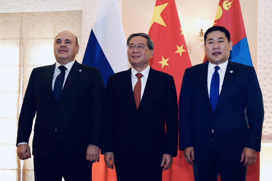Л Оюун Эрдэнэ Замын Үүд Алтанбулаг чиглэлийн шинэ төмөр зам барих