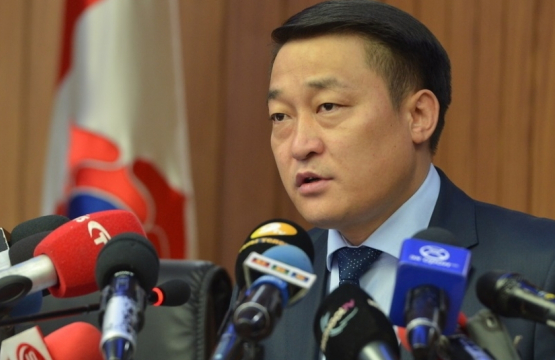 Д Амарбаясгалан Татвар төлөгчдийн есөн тэрбум төгрөгөөр хашаажуулж